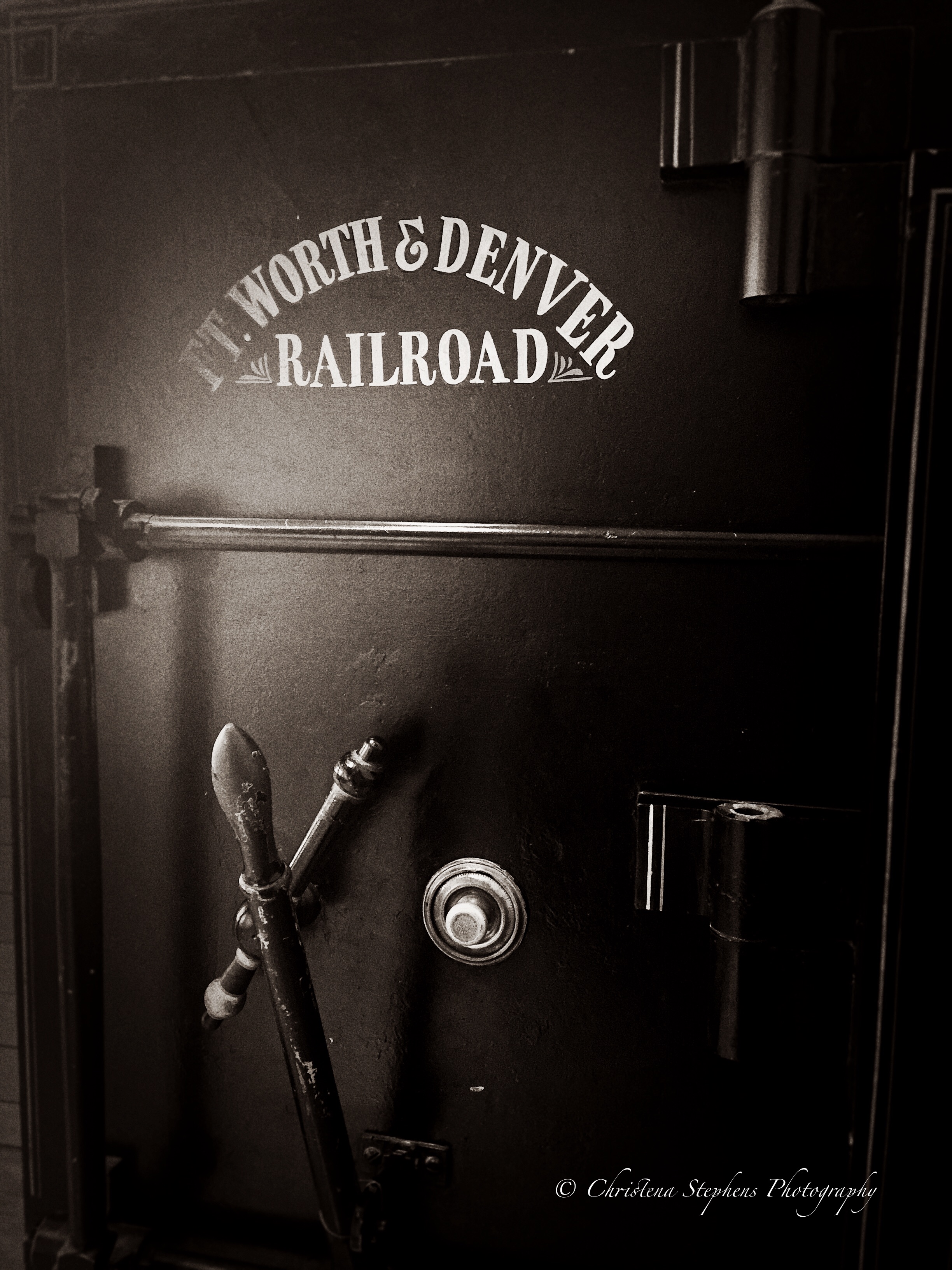Ft. Worth & Denver Railroad Safe – Forgotten Winds